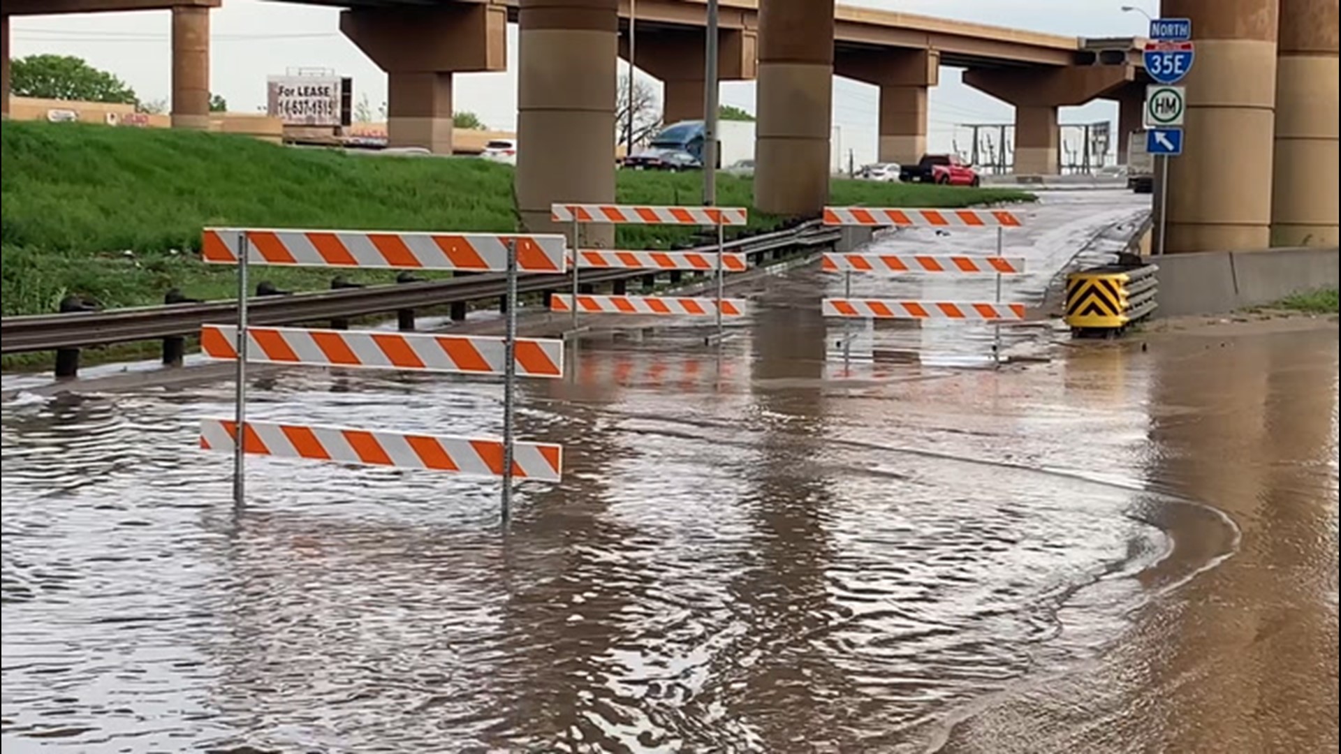 Interstate ramp blocked due to flooding | whas11.com