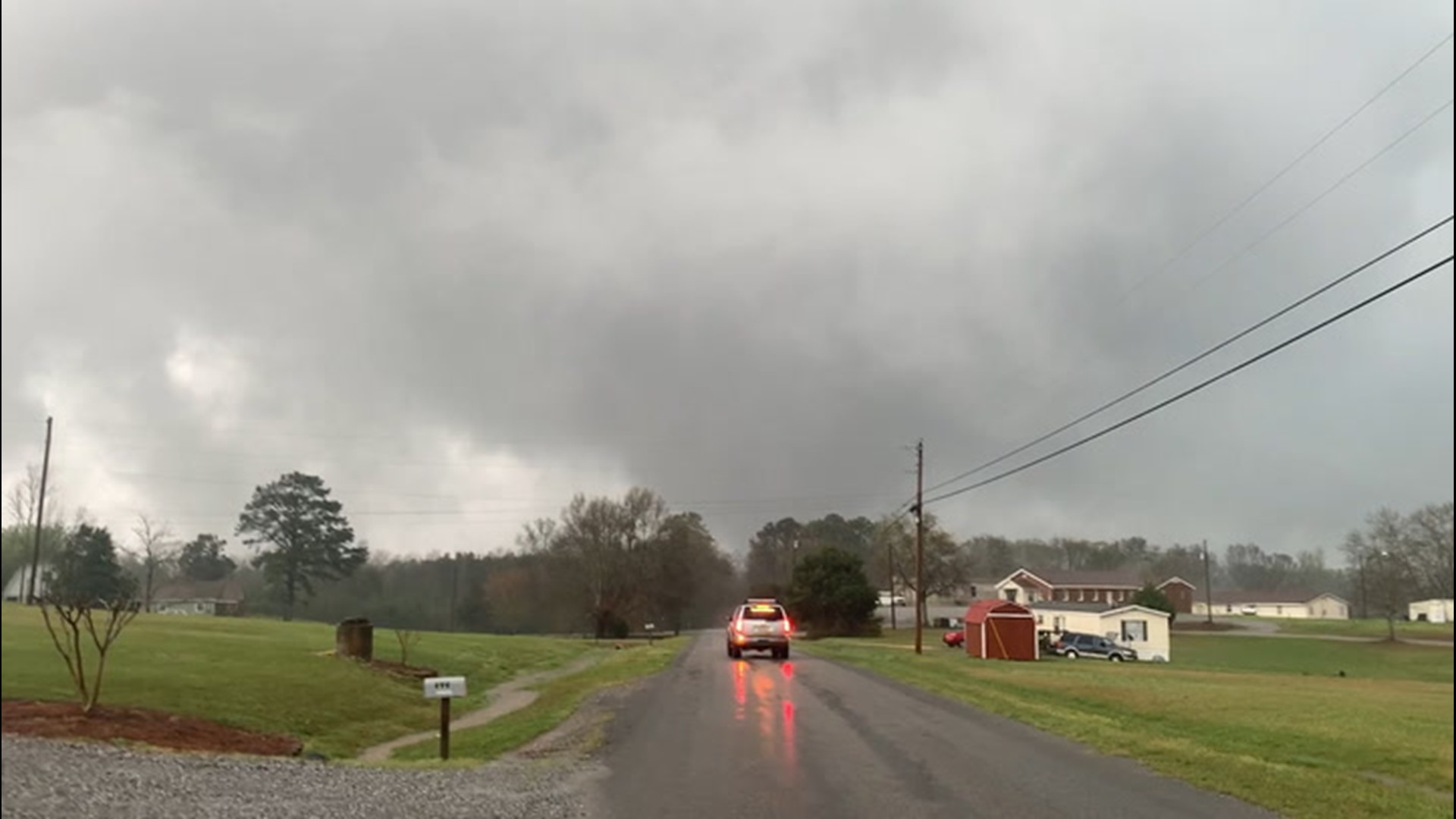 Tornado passes in front of truck in Alabama | whas11.com
