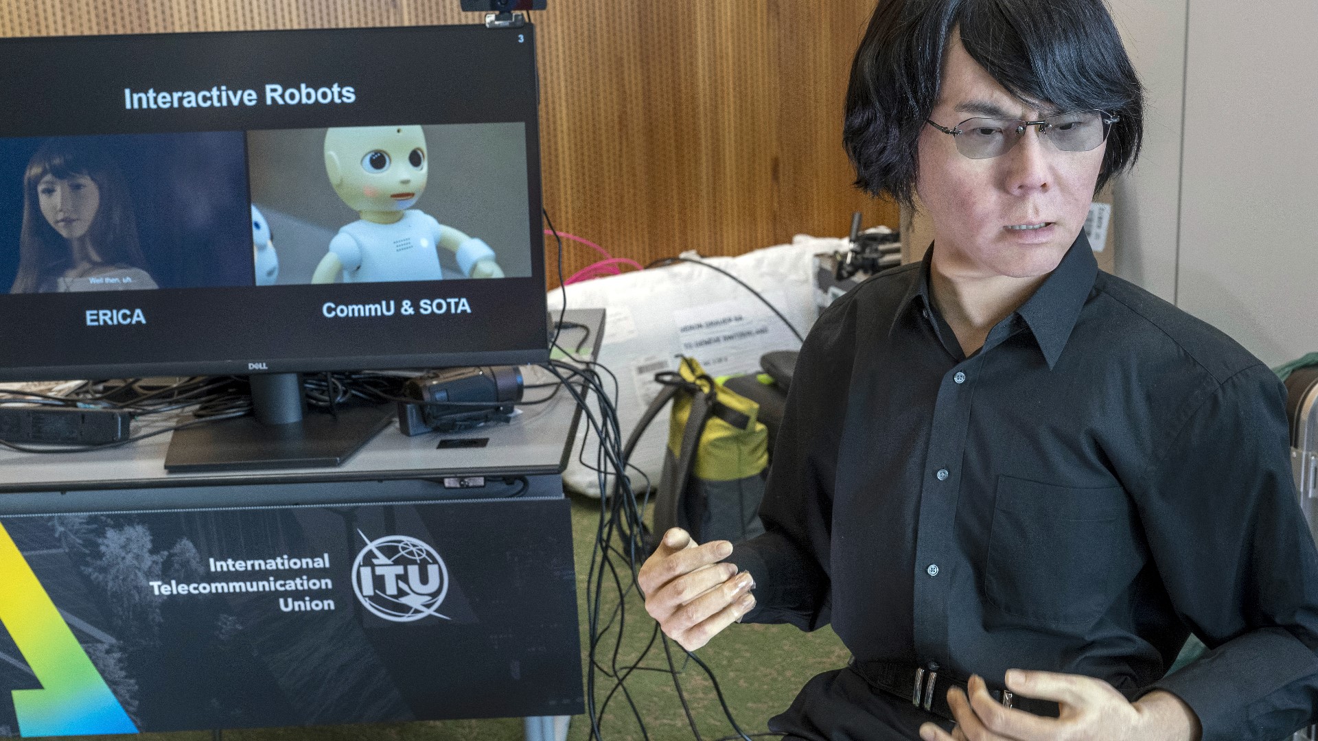 AI-enabled robots take questions at press conference in Geneva | whas11.com