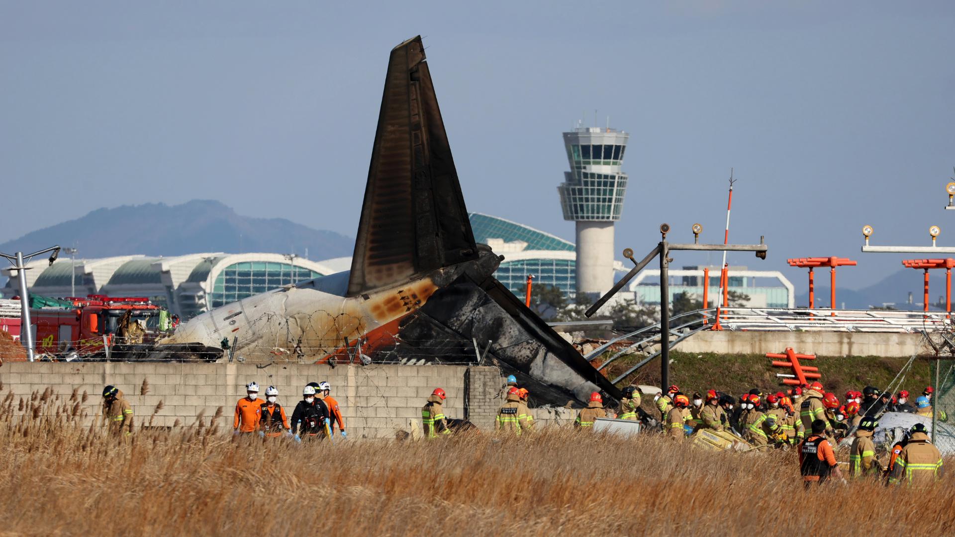 2 flight attendants were the only survivors of South Korean plane crash ...