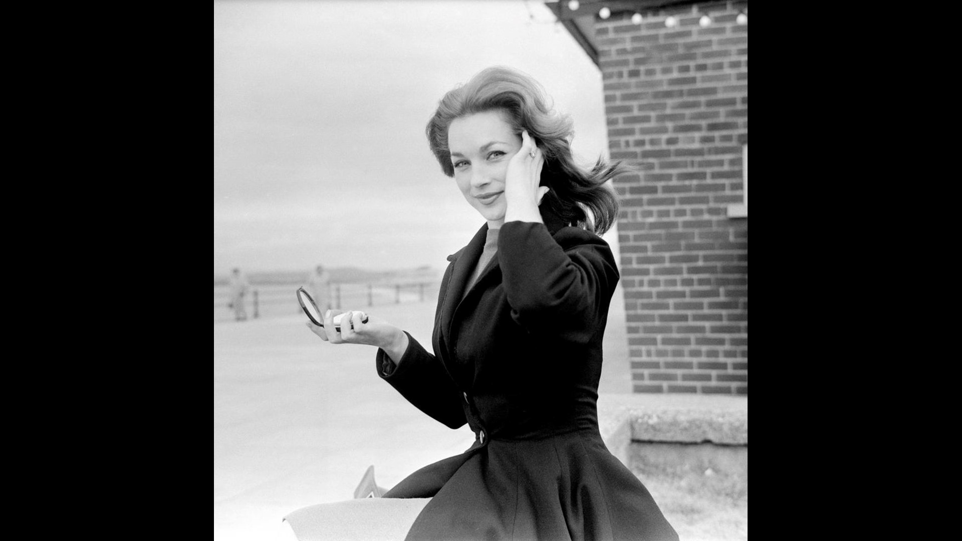 Shirley Anne Field, 'Alfie,' 'Santa Barbara' Actress, Dead at 87 ...