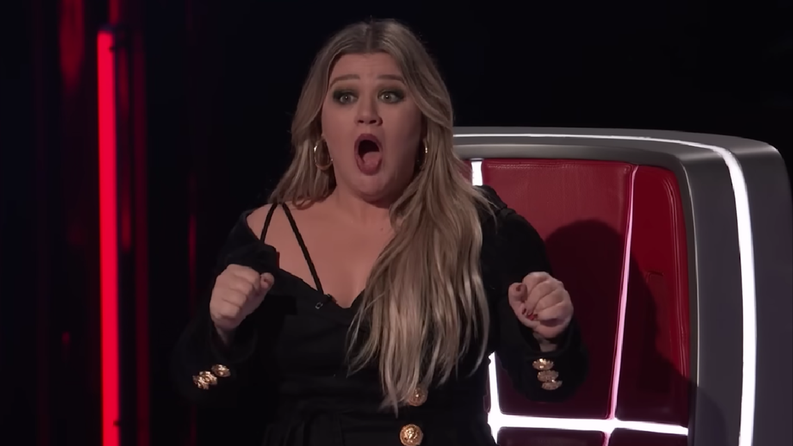 'The Voice' Coaches Are Stunned By Deaf Singer's Blind Audition ...