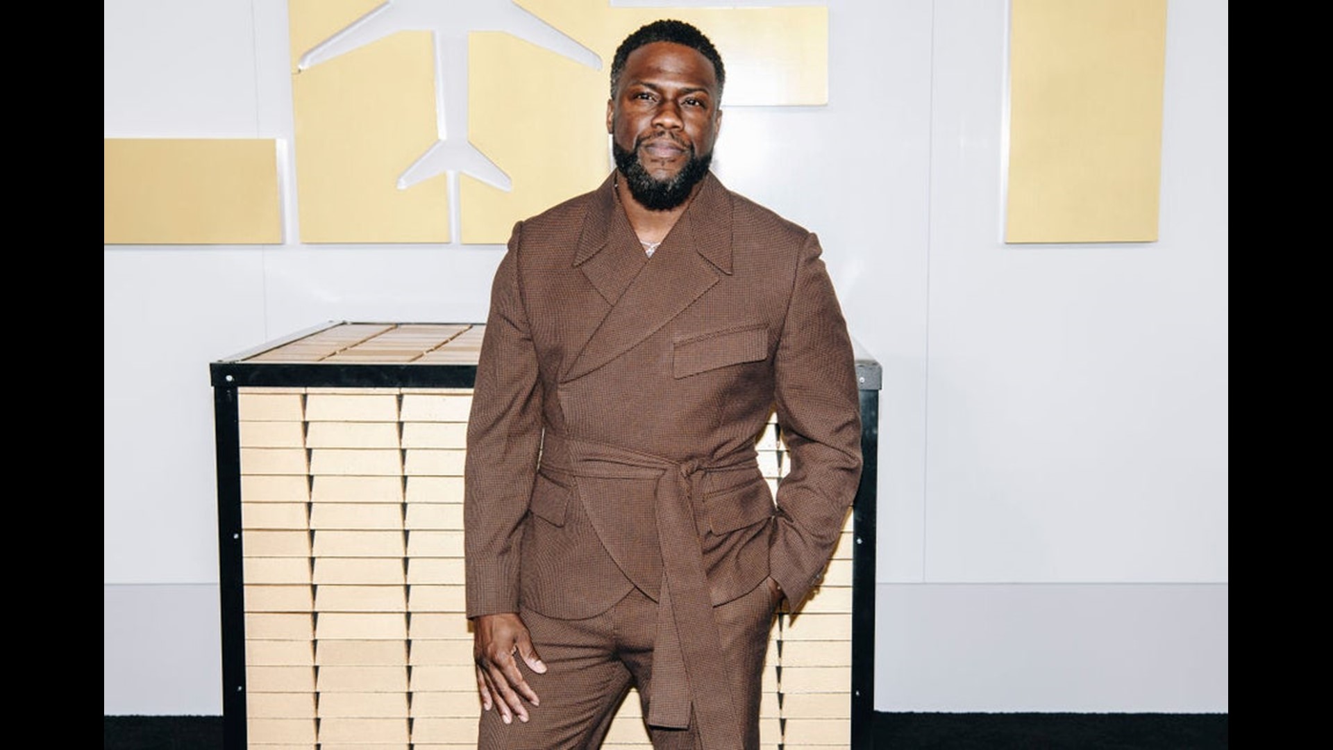Kevin Hart Sets the Record Straight About His Actual Height | whas11.com