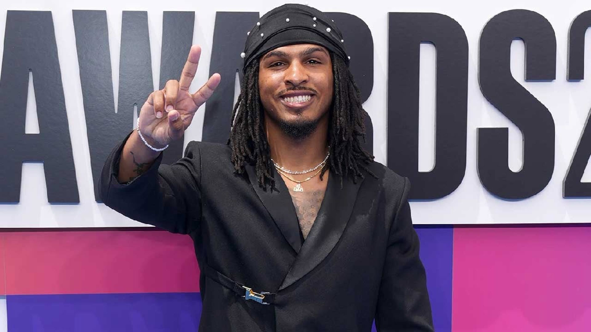 Keith Lee Explains Why He Threw His Rose on the Floor After Taraji P ...