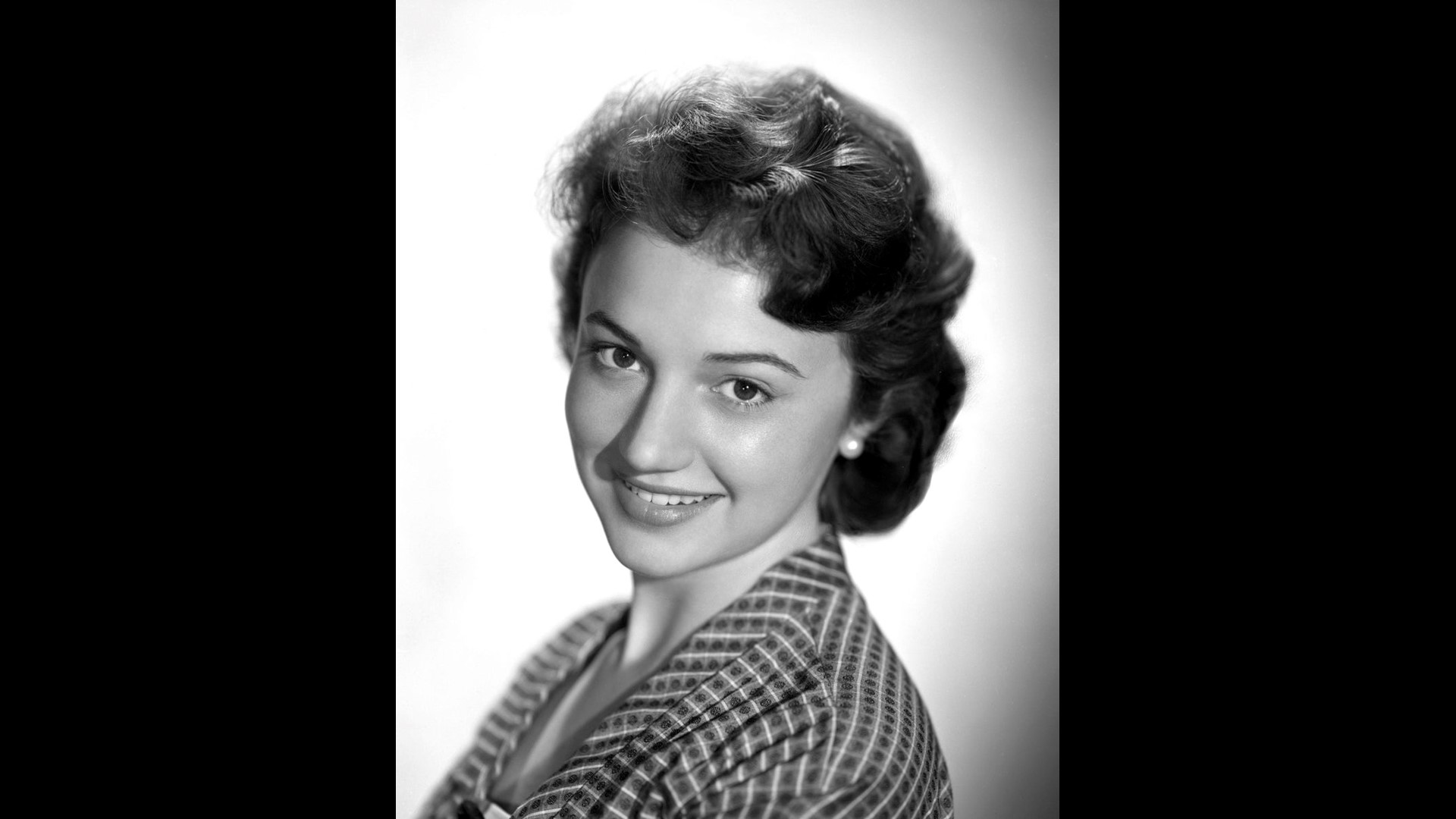 Anne Whitfield, 'White Christmas' Star, Dead at 85 | whas11.com