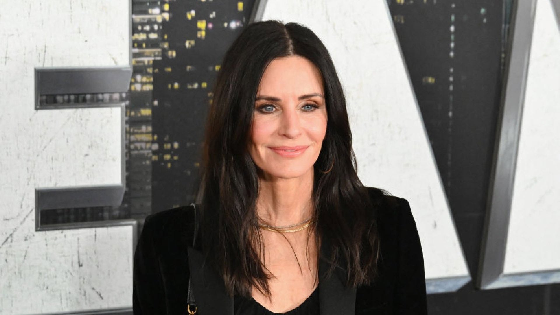 Courteney Cox Pokes Fun at Her Humid Hair in Miami With Iconic Monica ...