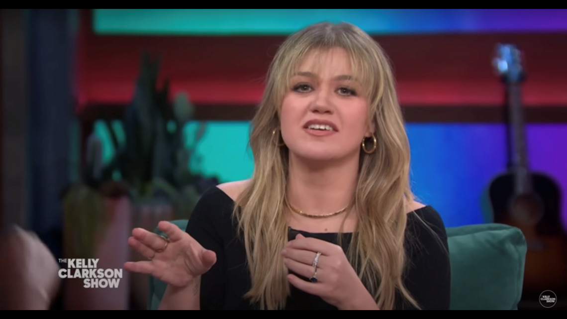 Kelly Clarkson Debuts Wispy Bangs on 'The Kelly Clarkson Show': See the Bold Look | whas11.com