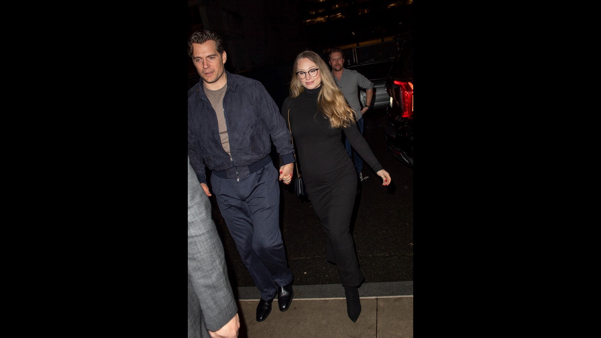 Henry Cavill Holds Hands With Girlfriend Natalie Viscuso in New York ... Henry Cavill Holds Hands With Girlfriend Natalie Viscuso in New York ...