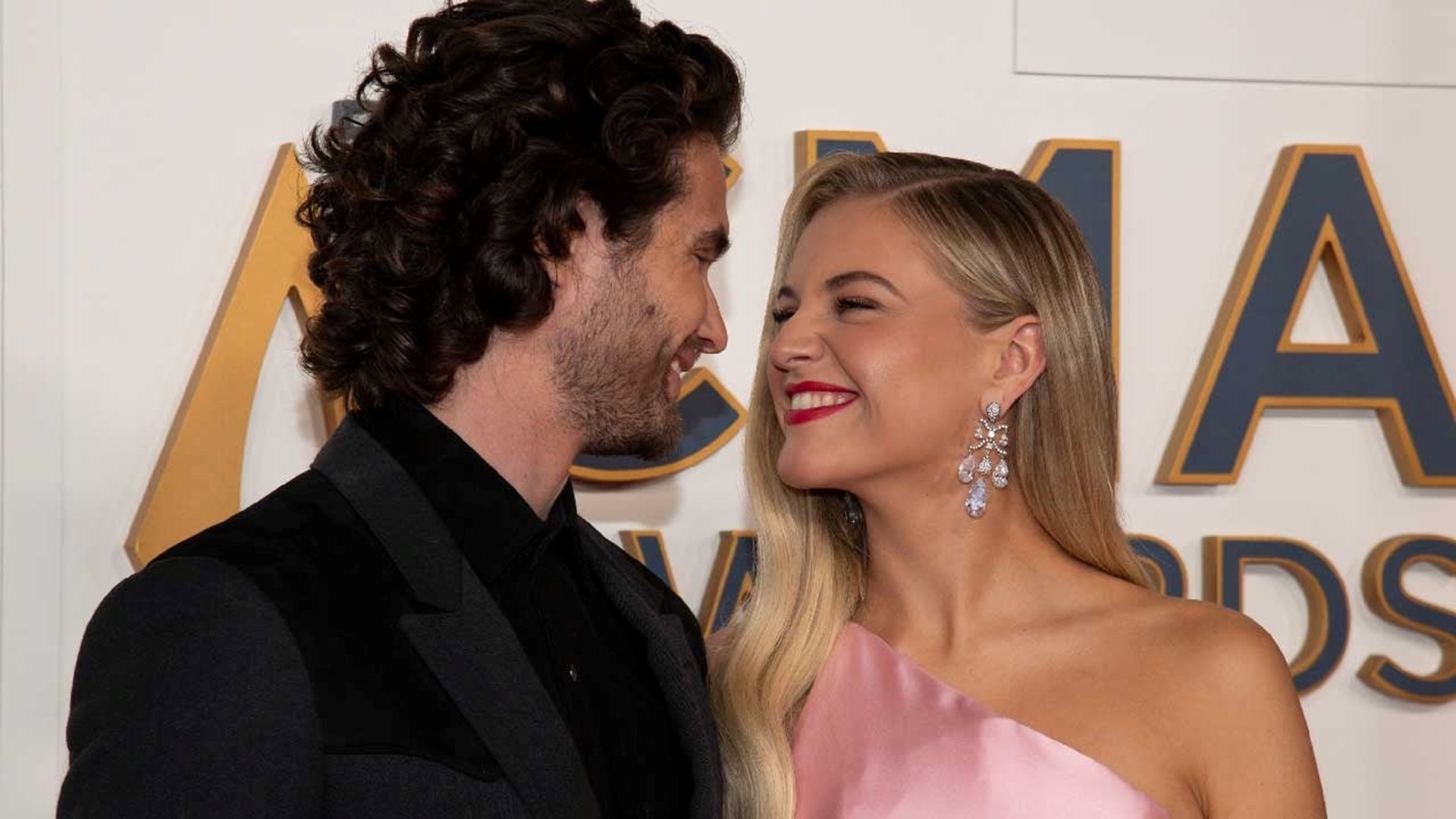 How Chase Stokes Celebrated Valentine's Day With Kelsea Ballerini From ...