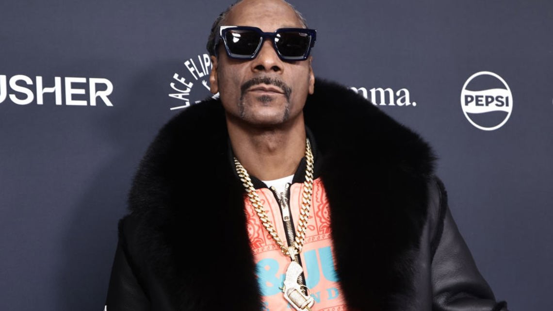 Snoop Dogg Comments on Drake and Kendrick Lamar's Rap Beef, Talks ...