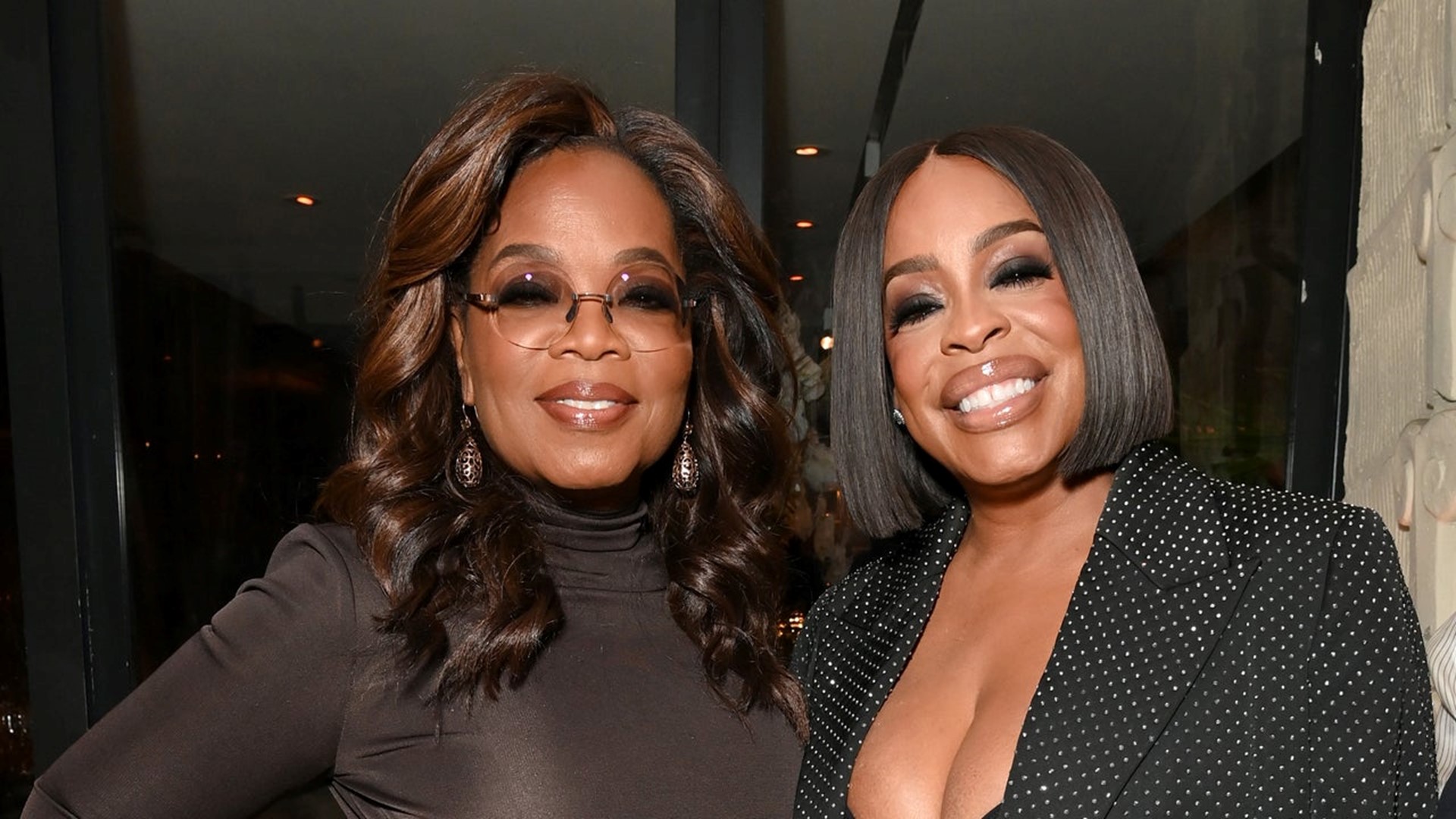Oprah Winfrey's Jaw-Dropping Emmy Flowers for Niecy Nash-Betts Took ...