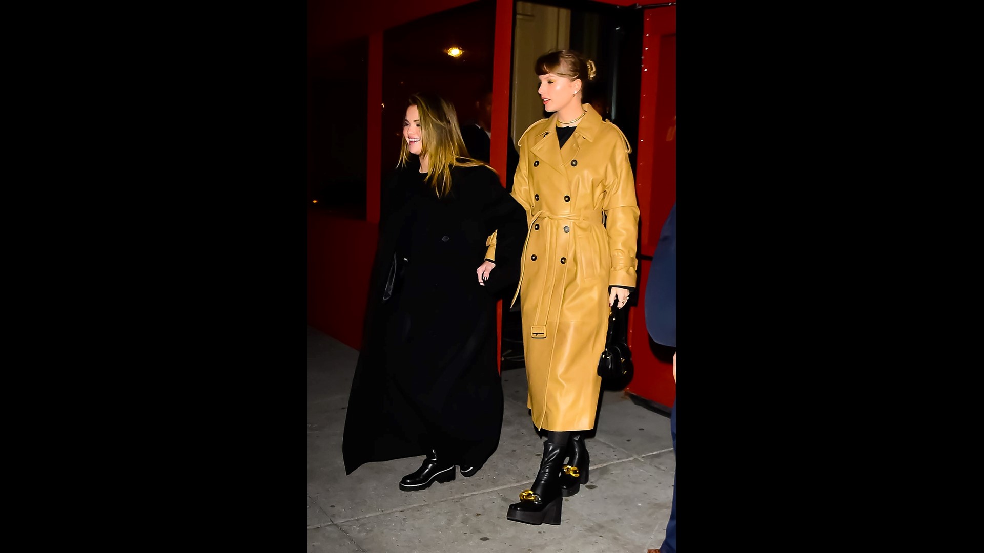 Selena Gomez Kisses Benny Blanco In Romantic Snapshot Showing Her Favorite Moments In Nyc
