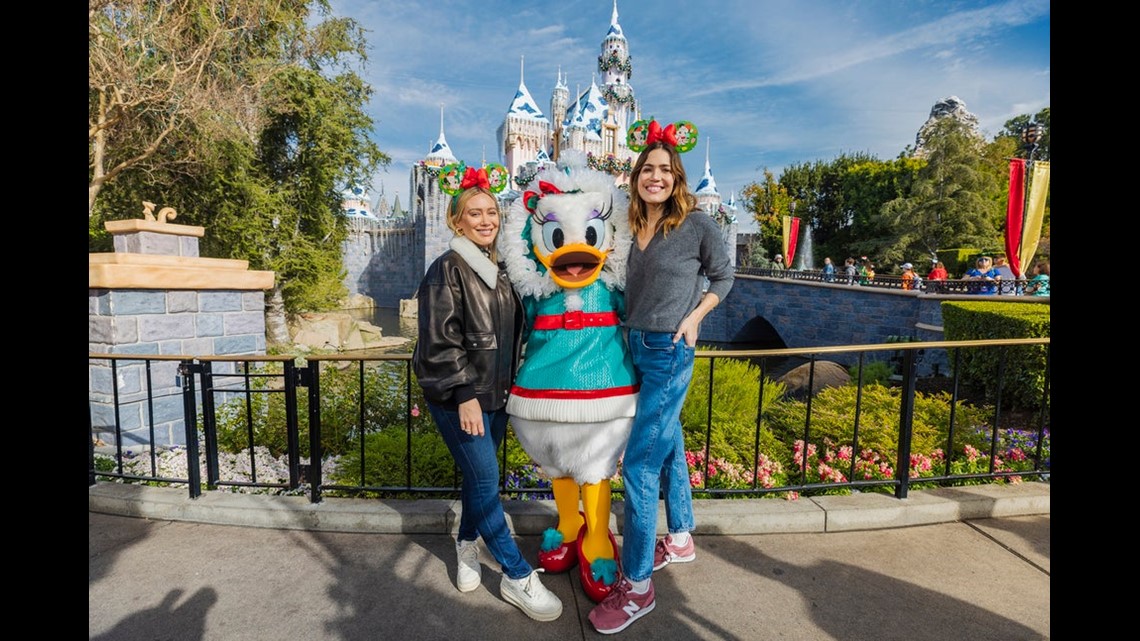 Mandy Moore Poses With Rapunzel After Voicing the Princess in 'Tangled ...