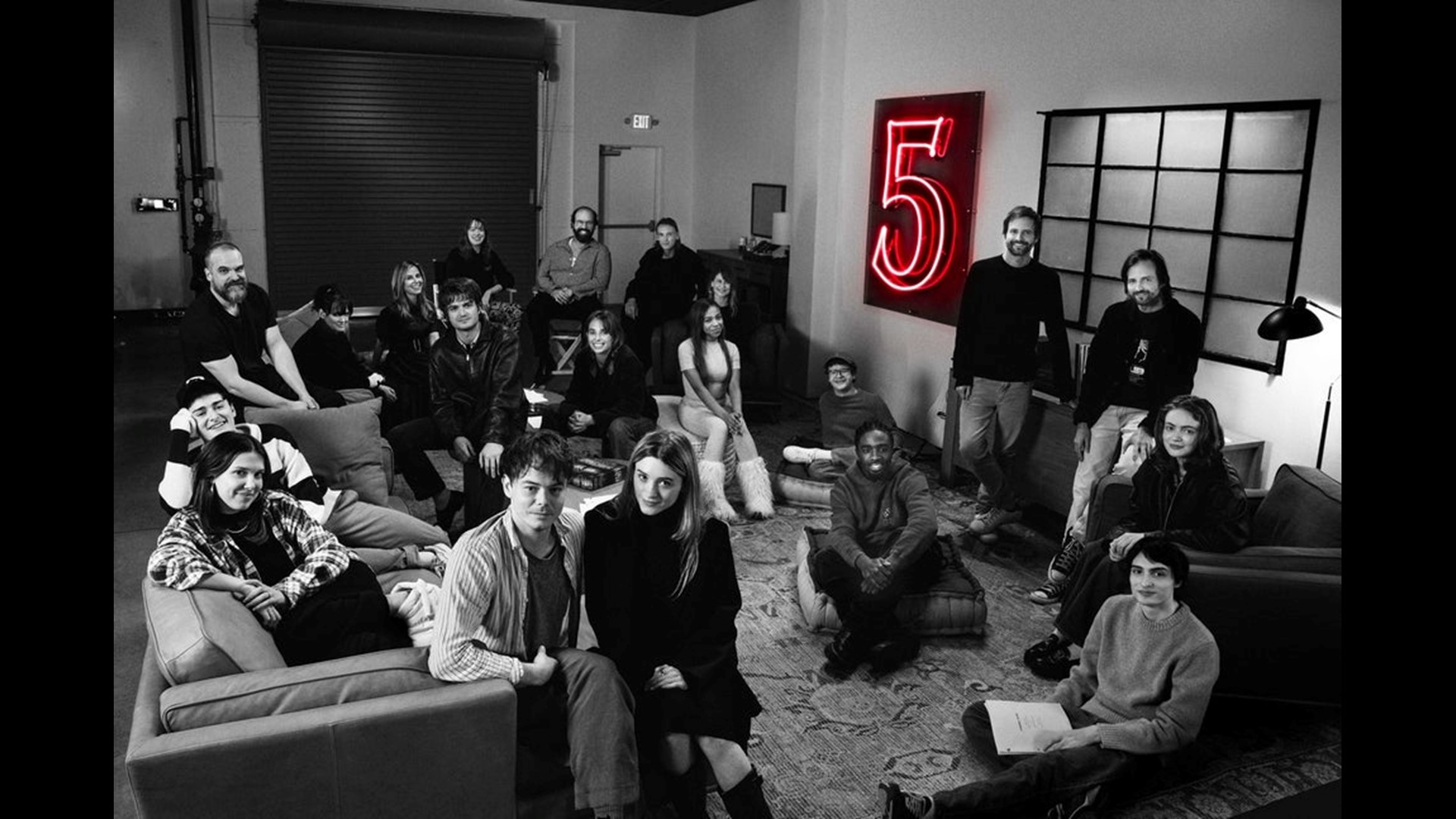 See the 'Stranger Things' Cast Back Together to Officially Kick Off ...