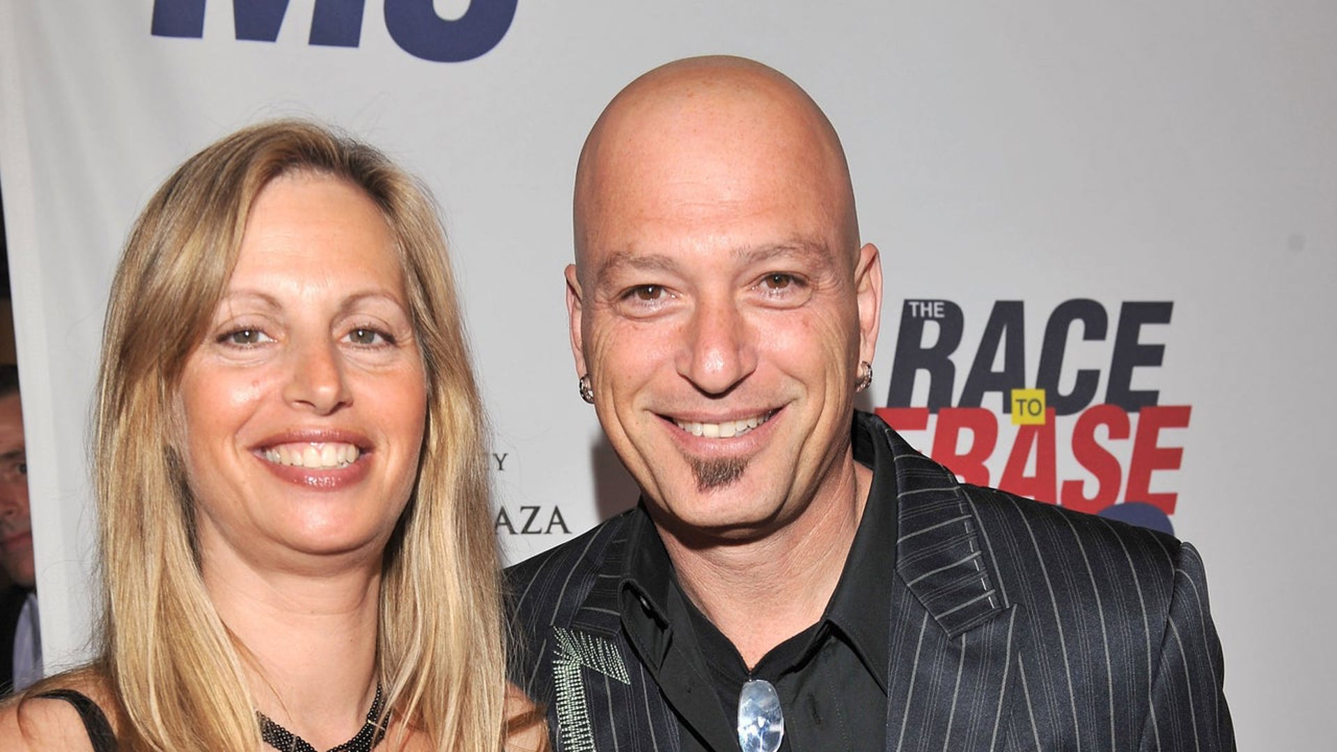 Howie Mandel Says He Found 'Tipsy' Wife Terry Lying In Pool of Blood After Fall in Las Vegas ...
