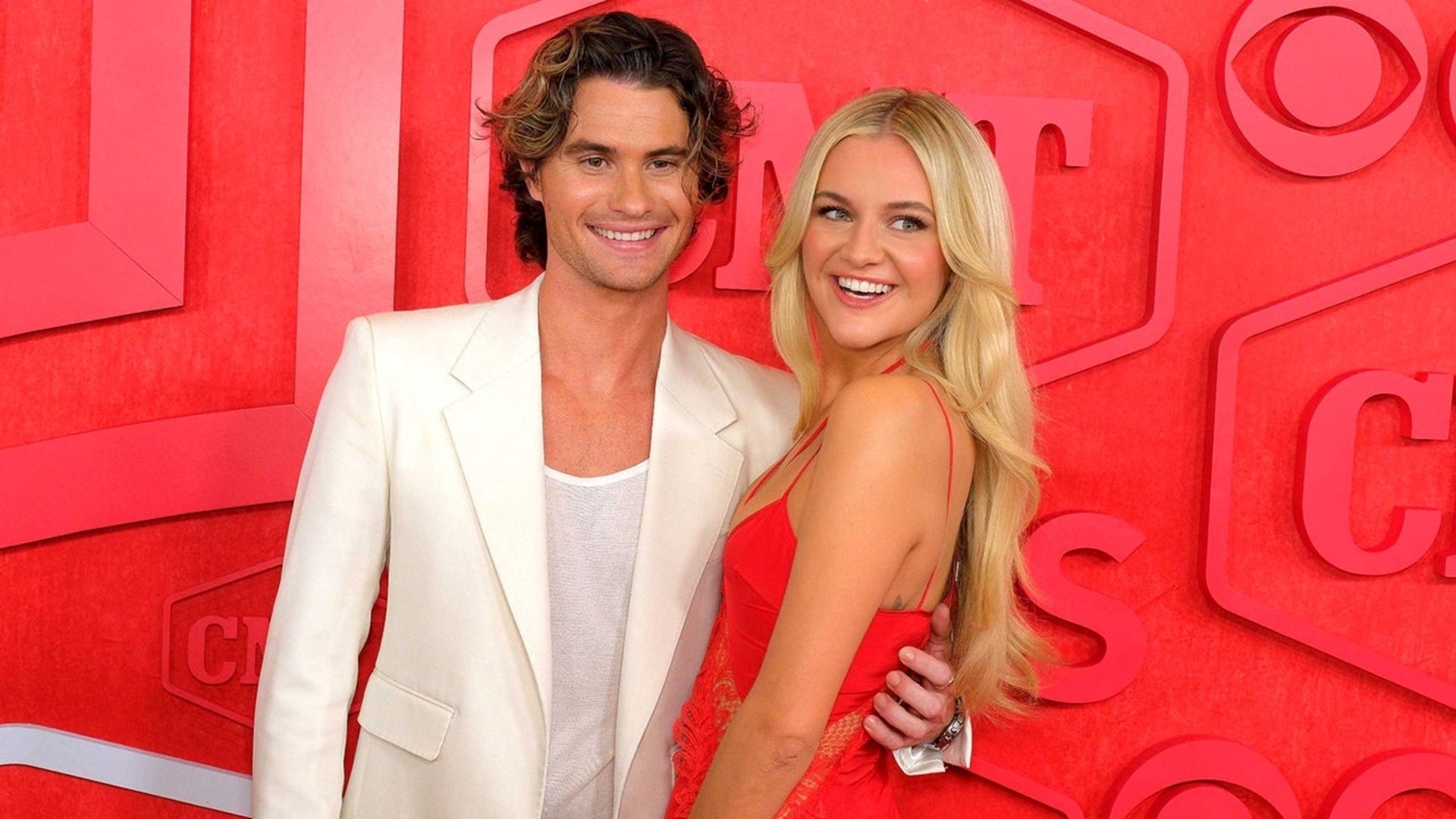 Chase Stokes Is a Supportive Boyfriend to Kelsea Ballerini at the 2024 ...