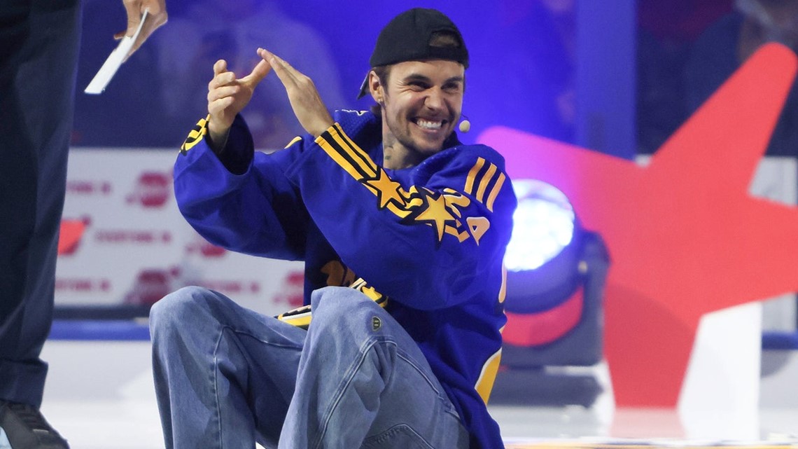 Justin Bieber Hits the Stage for First Live Performance Since ...