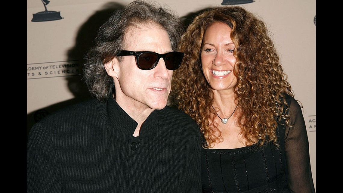 Richard Lewis and Joyce Lapinsky: Revisit Their 25-Year Love Story ...