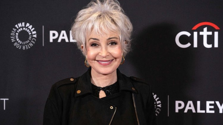 'Young Sheldon' Star Annie Potts Reveals Cast 'Gathered at Meemaw's to ...