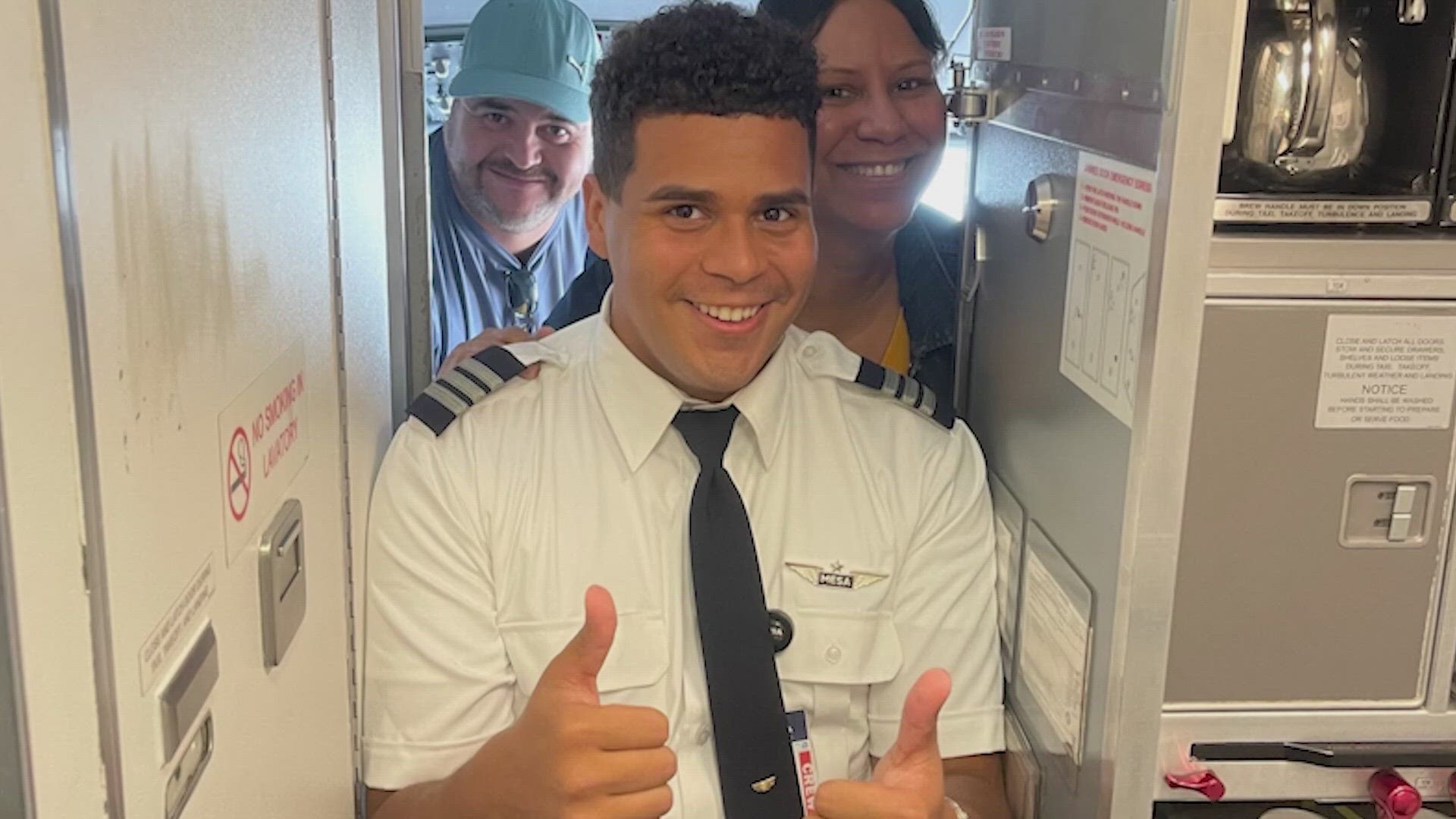 Houston Latino pilot is one of the youngest for Mesa Airlines | whas11.com