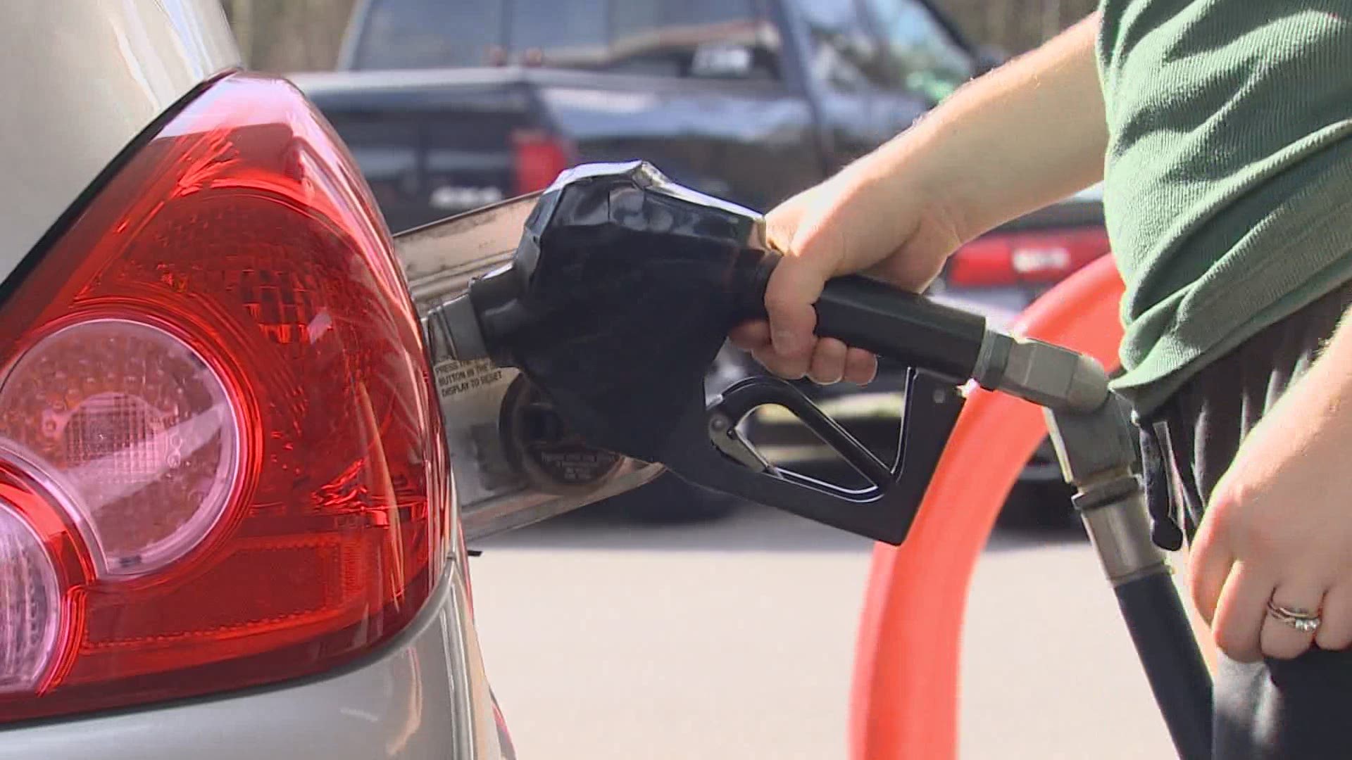 Gas prices going up: A look at the causes | whas11.com
