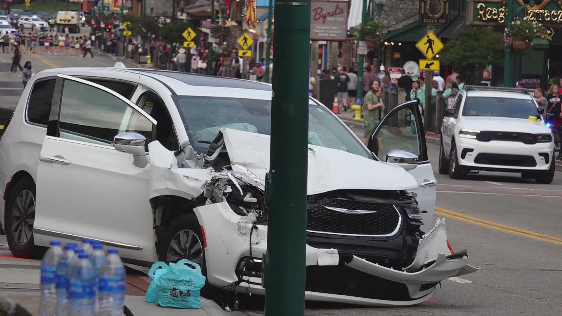 7 injured after serious crash in Gatlinburg, Tennessee; Police ...