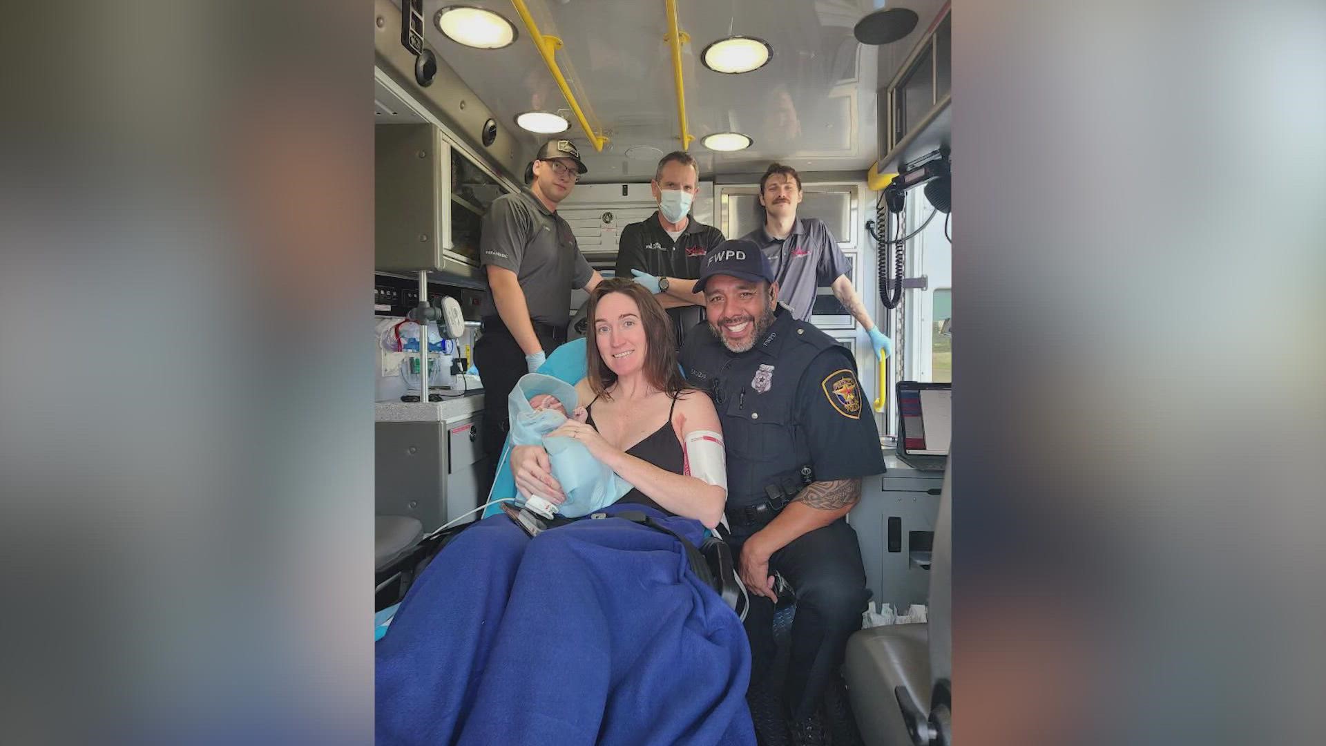 Texas officer helps deliver baby near police station | whas11.com
