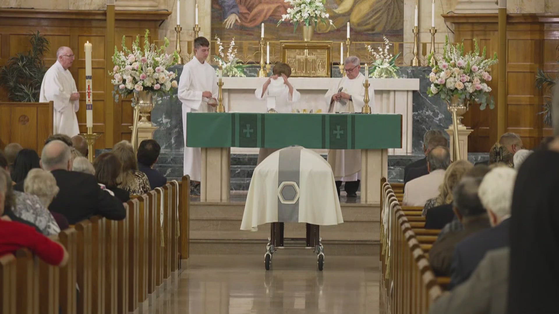 Jefferson County honors Bobbie Holsclaw's legacy | whas11.com