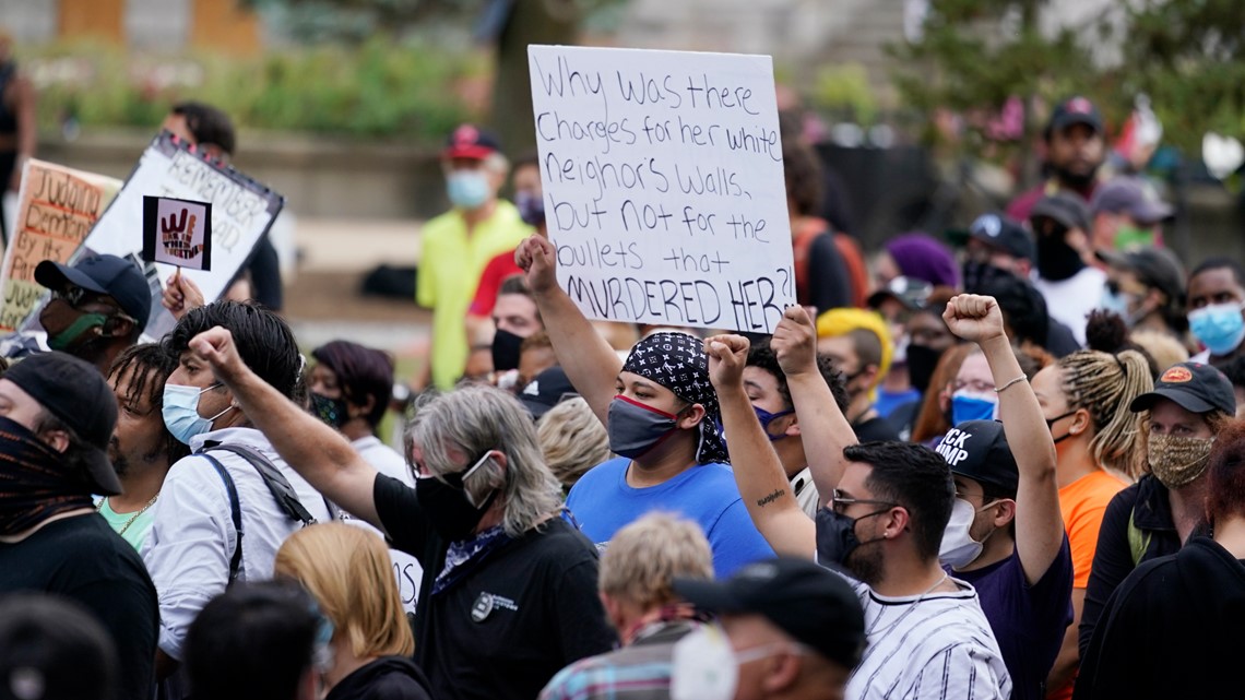 Louisville protests go on 4 days after Breonna Taylor decision | whas11.com