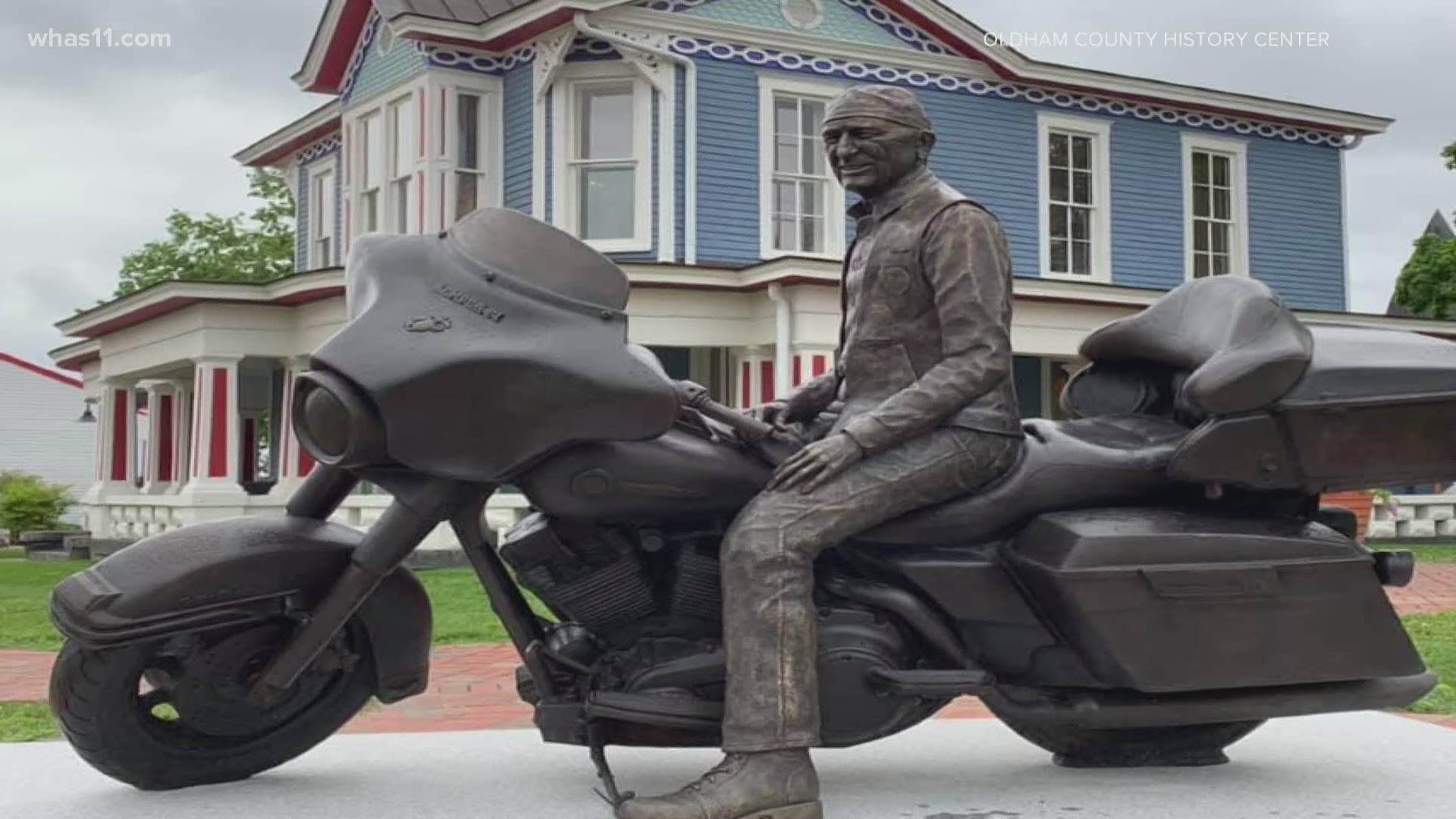 Kentucky WWII veteran honored with statue | whas11.com