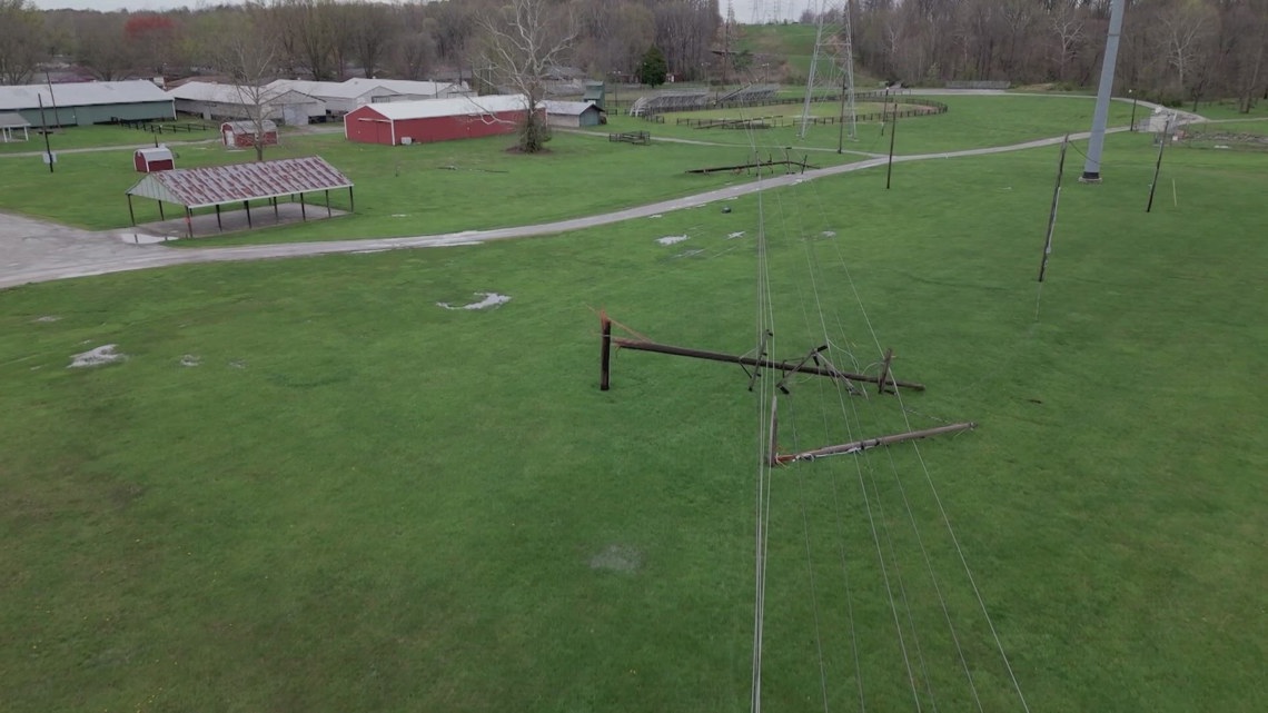 Strong winds leave thousands without power in New Albany, Indiana ...