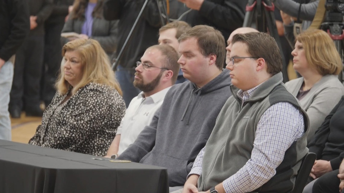 Louisville honors Officer Nick Wilt as he retires | whas11.com