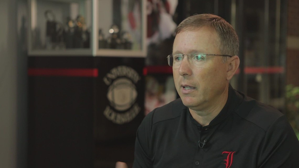 UofL's football coach Scott Satterfield leaves for University of ...