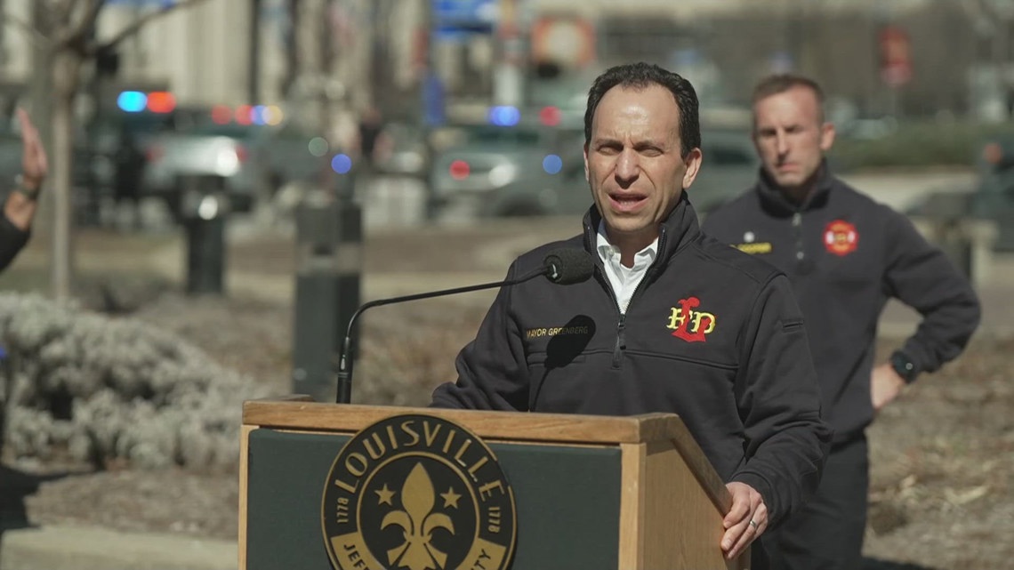 Louisville mayor provides updates after large gas leak discovered ...
