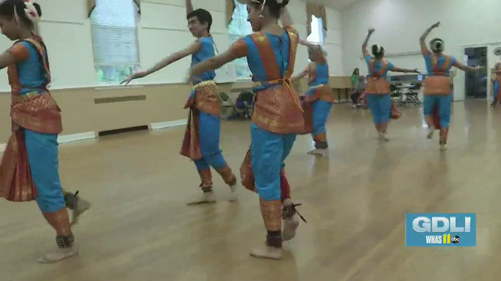 Students in the Natya Kendra Dance Academy help benefit the WHAS ...