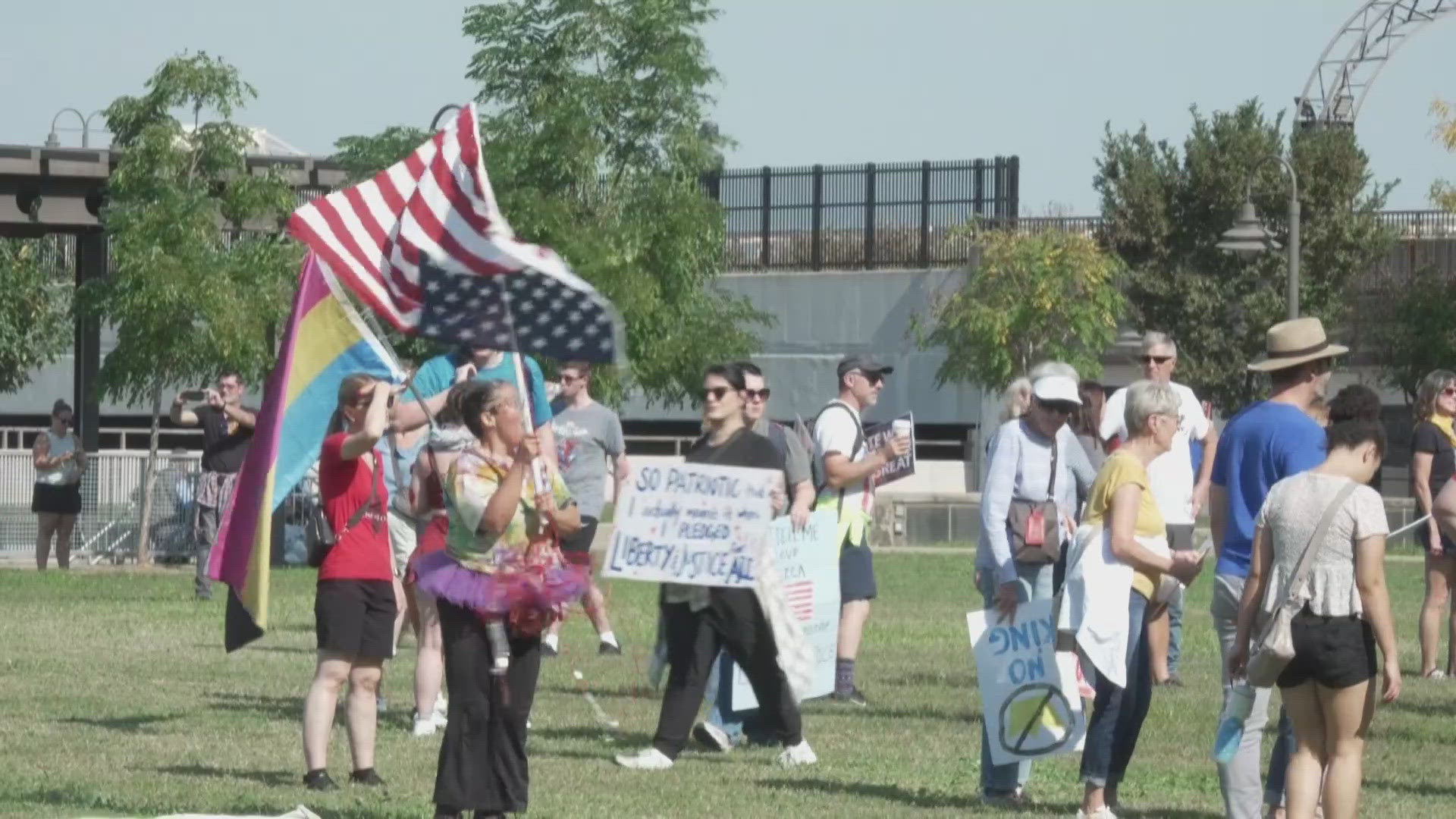 'No Kings' protests brings thousands to downtown Louisville | whas11.com