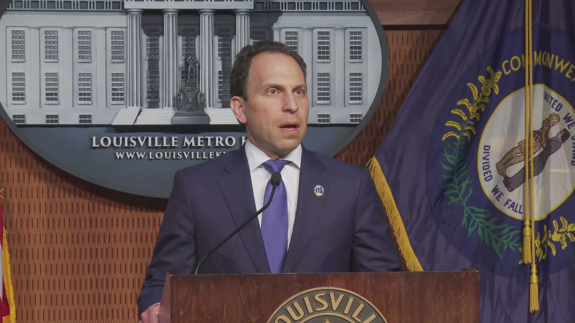 Louisville mayor answers questions after placing LMPD chief on leave ...