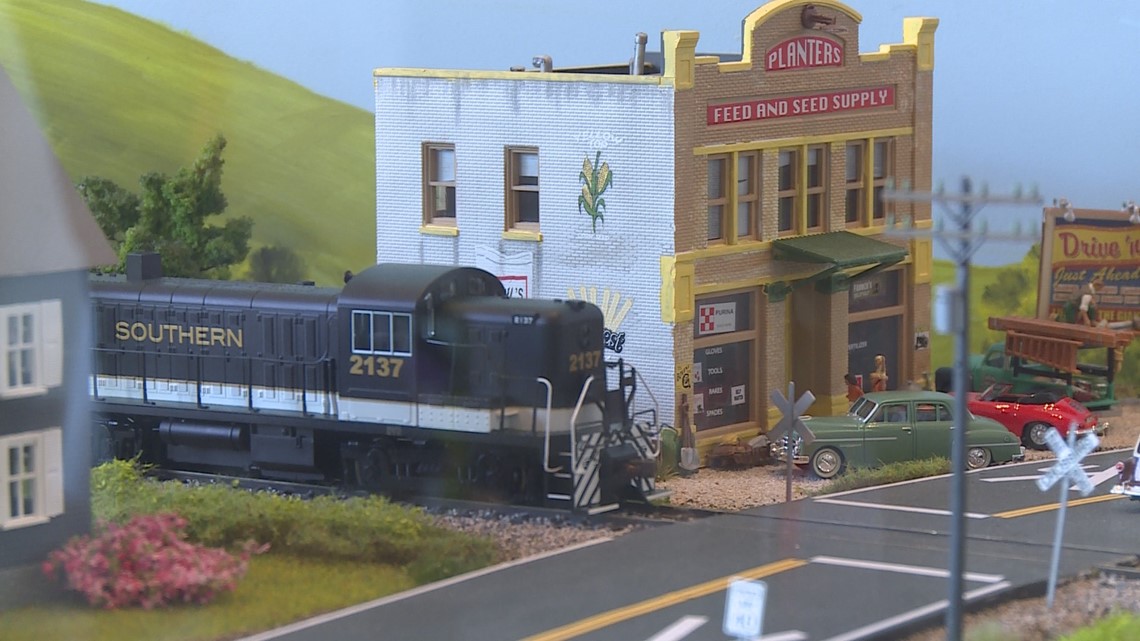 Model trains takeover Bon Air library | whas11.com