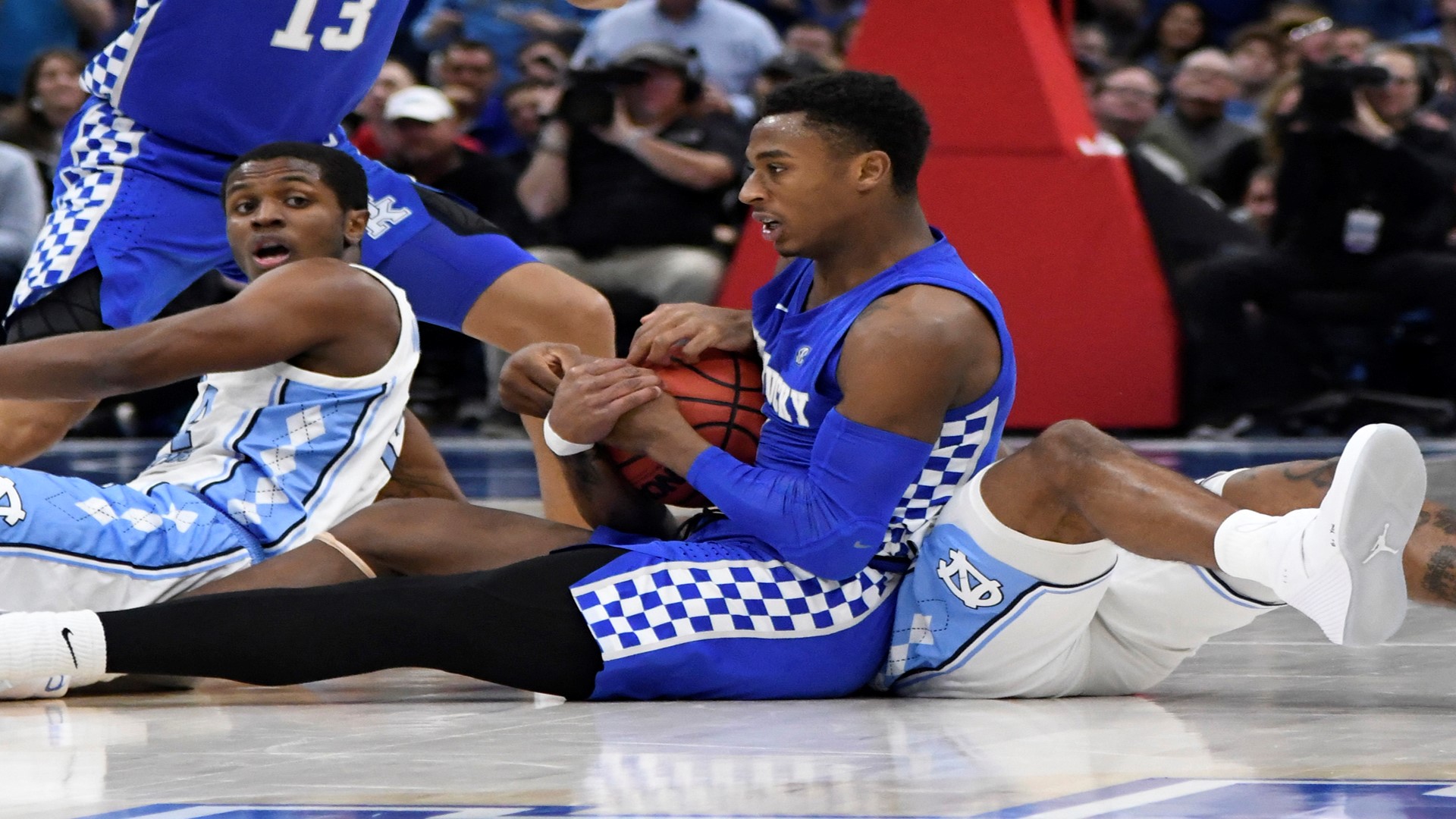 Johnson, Travis lead No. 19 Kentucky over No. 9 UNC, 80-72 | whas11.com