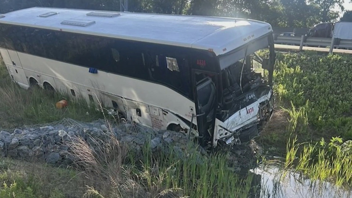 5 dead in Virginia after bus fails to slow in work zone traffic ...