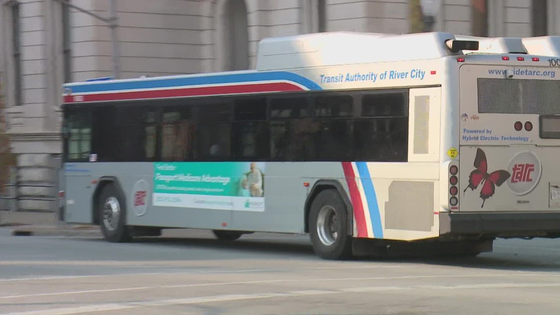 TARC Union members hold informational picket | whas11.com