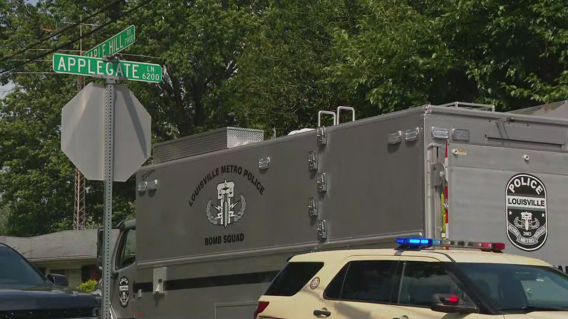 Police back in Highview neighborhood to conduct another 'controlled ...