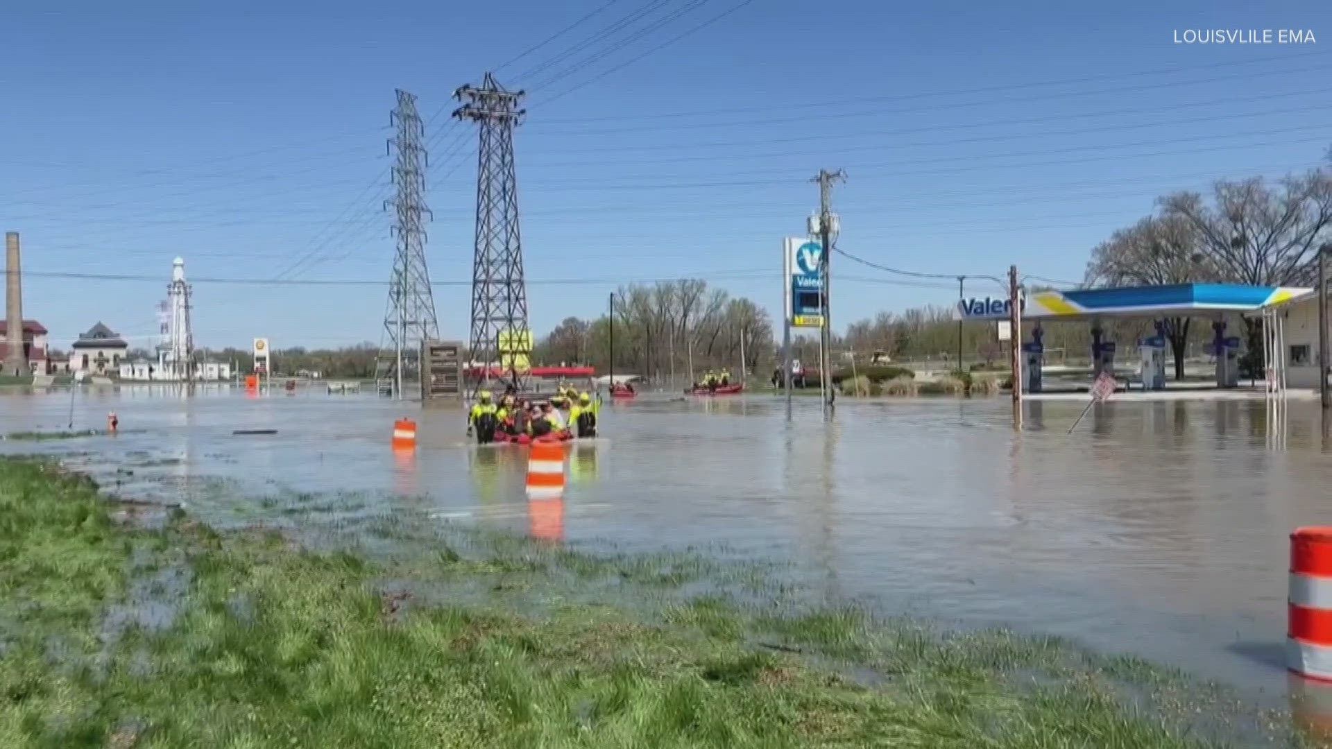 Louisville hotel evacuates 61 guests amid Ohio River flooding | whas11.com