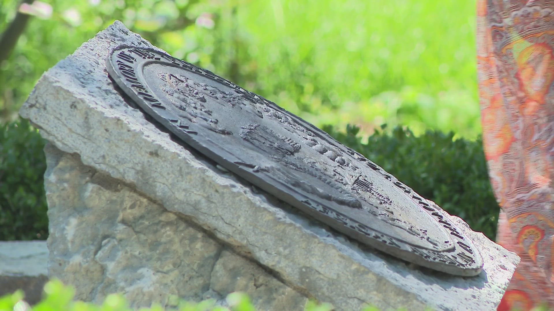Farmington honors slaves with memorial re-dedication | whas11.com