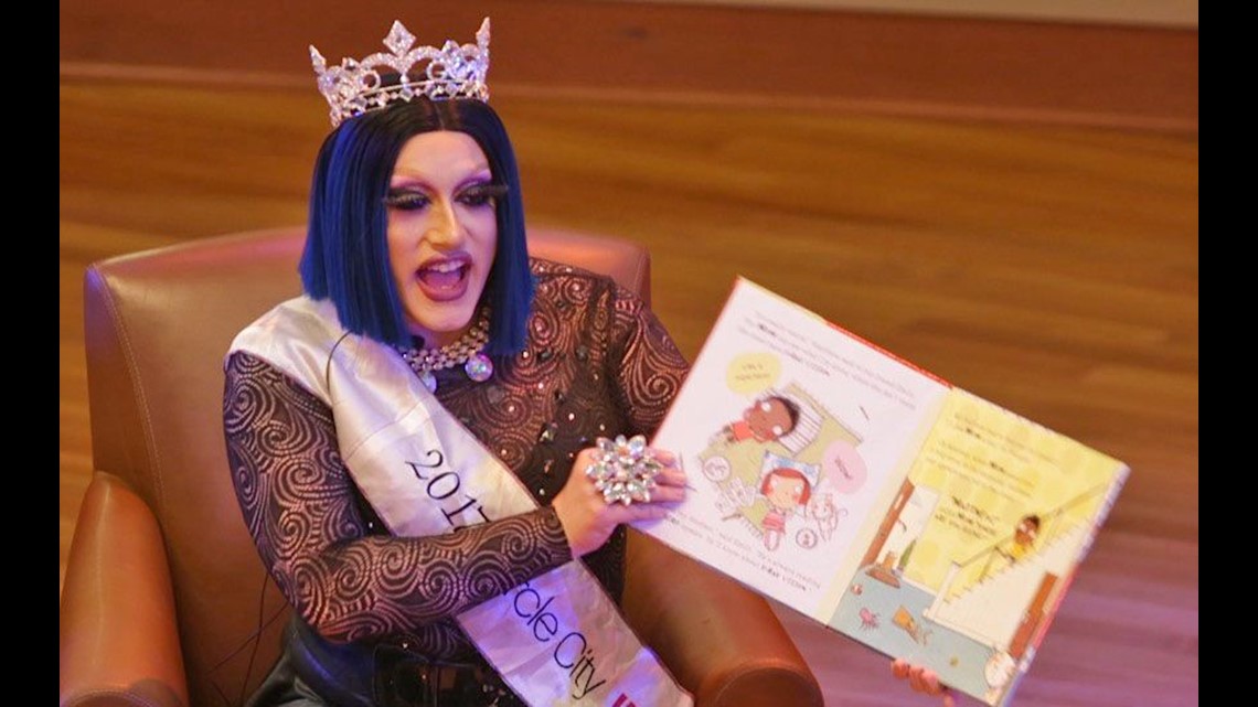At this Indy library story hour, drag queens read to kids | whas11.com