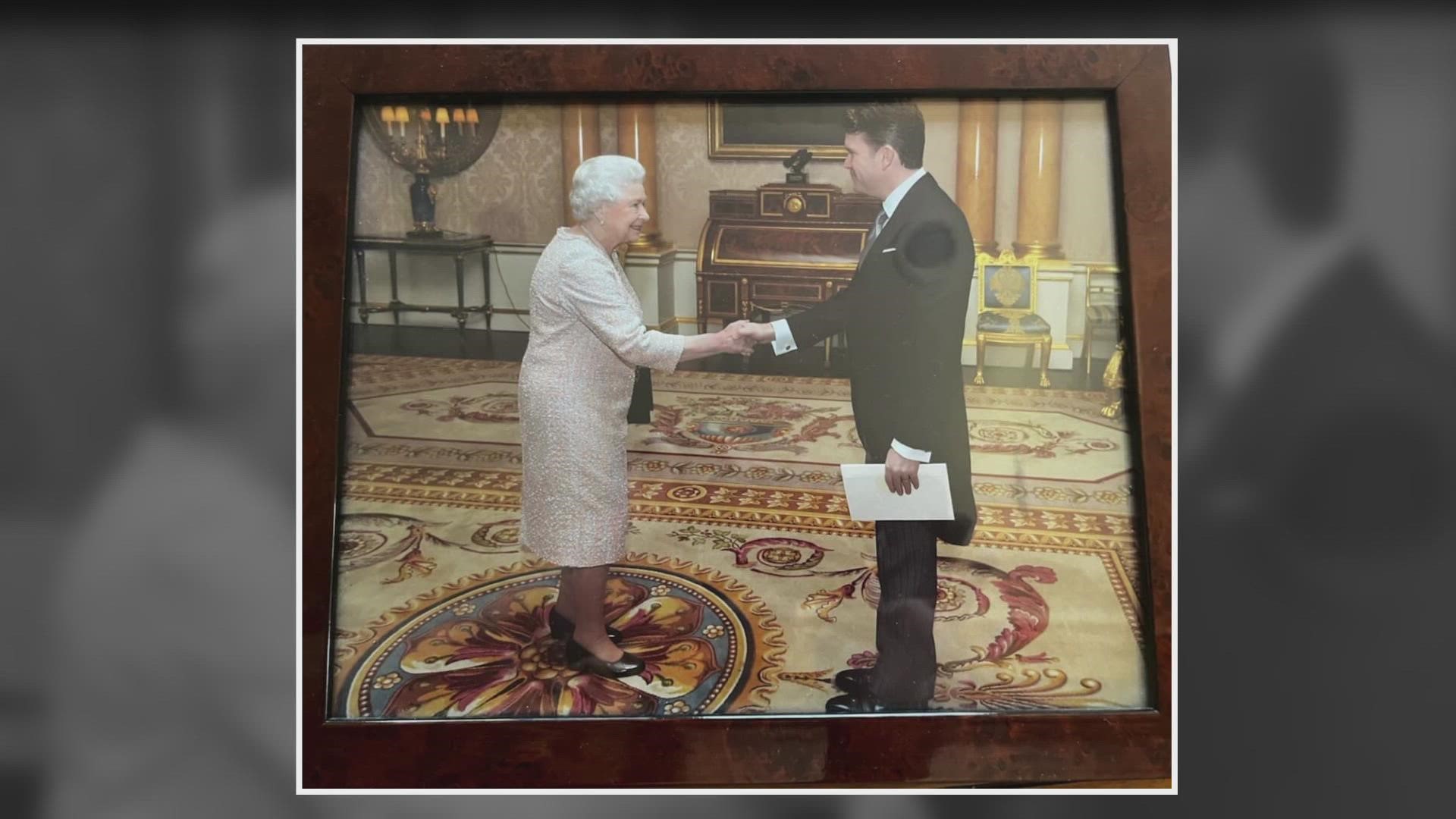 Former U.S. Ambassador to United Kingdom remembers his visits with ...
