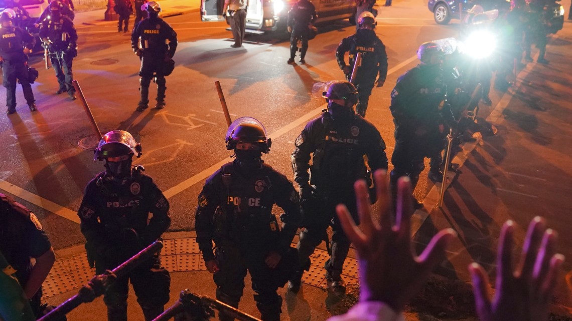 Kentucky bill that would criminalize taunting police stalls | whas11.com