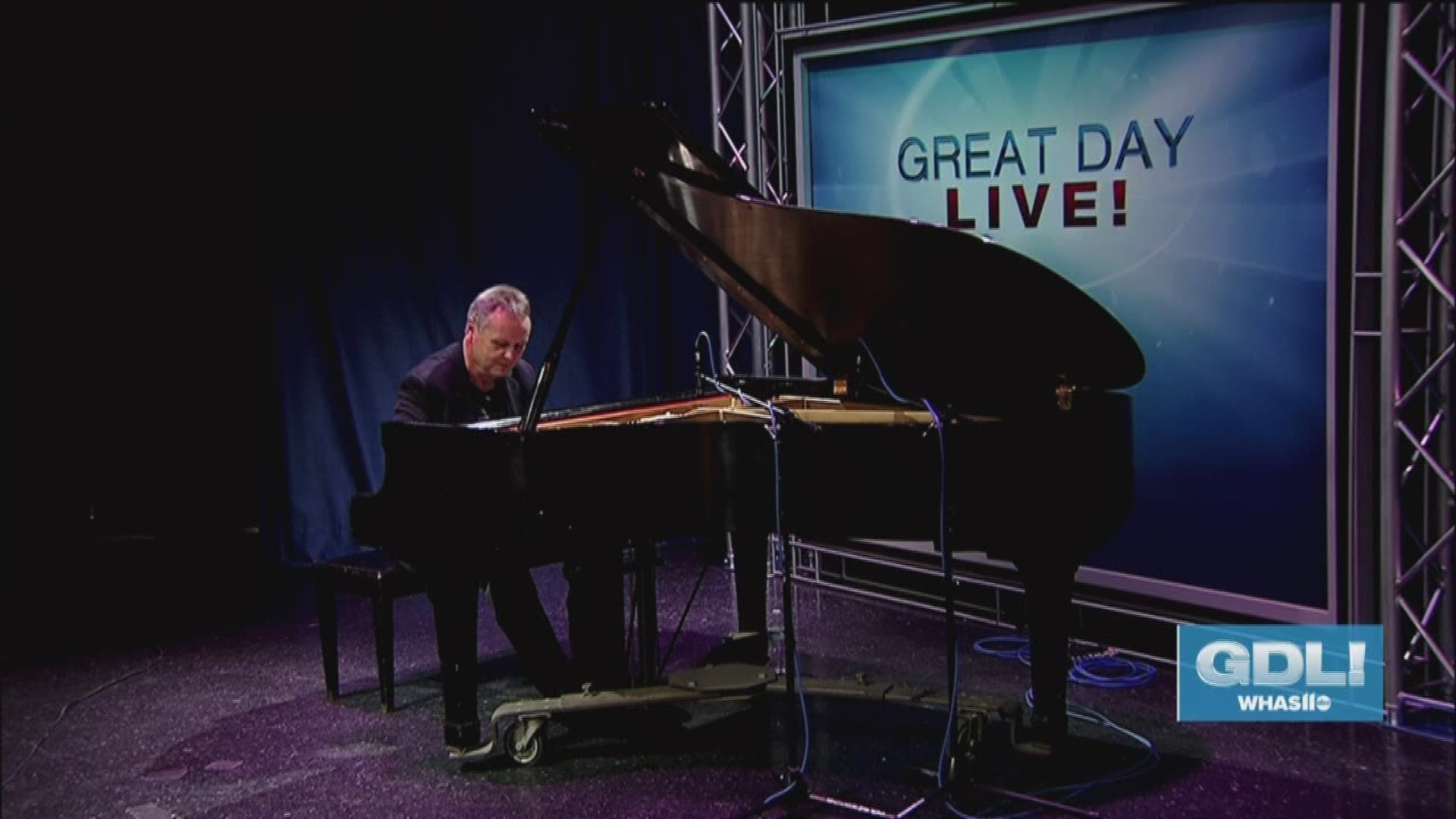 Jeff Rehmet kicks off the holiday with star spangled medley | whas11.com