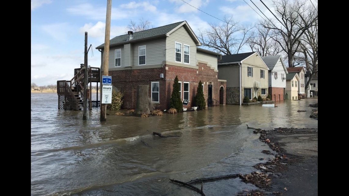 PHOTOS: Flooding along Waterfront Park, River Road on Feb. 19 | whas11.com