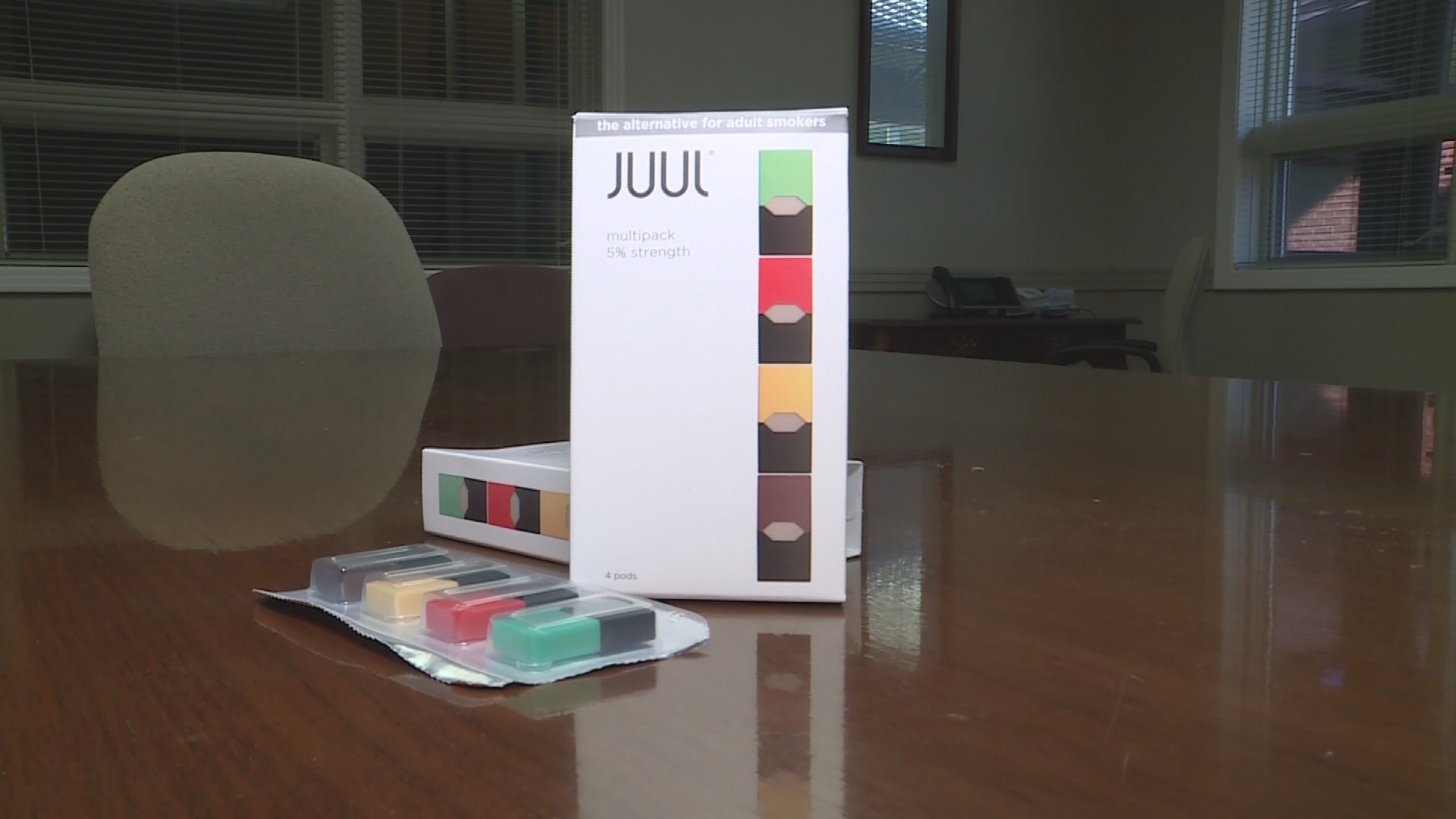 Juuling a 'serious concern' in Oldham County Schools | whas11.com